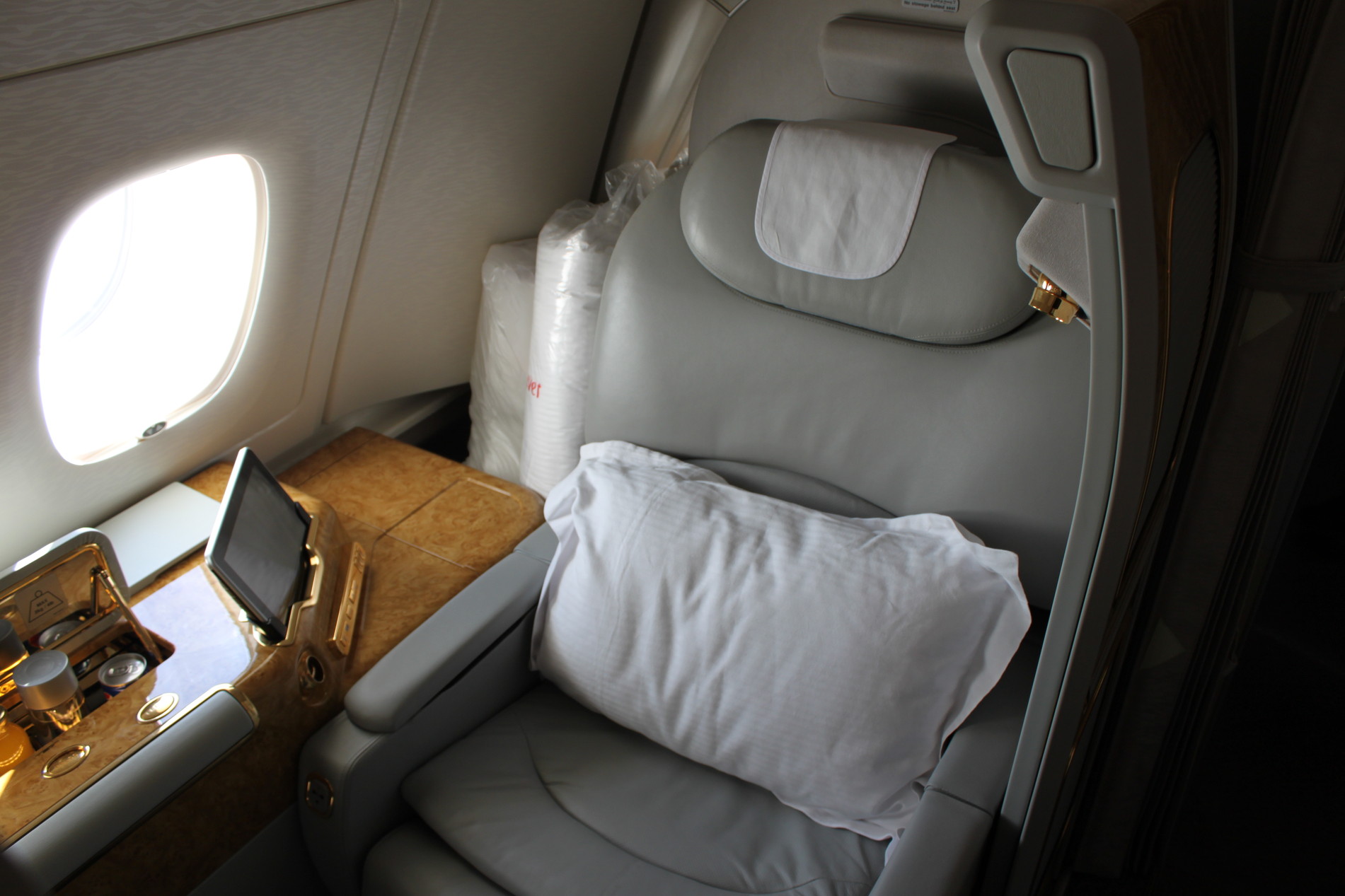 EK：エミレーツ航空【A380ファーストクラス】EK204：ニューヨーク(JFK)－ドバイ(DXB)＜搭乗・シート編＞ | マイルでファースト ...