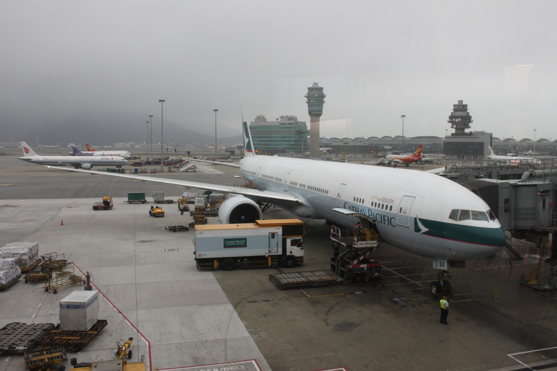 CX：キャセイ・パシフィック航空【B773ERファーストクラス】CX548：HKG(香港)－東京/羽田(HND) | マイルでファーストクラス ...