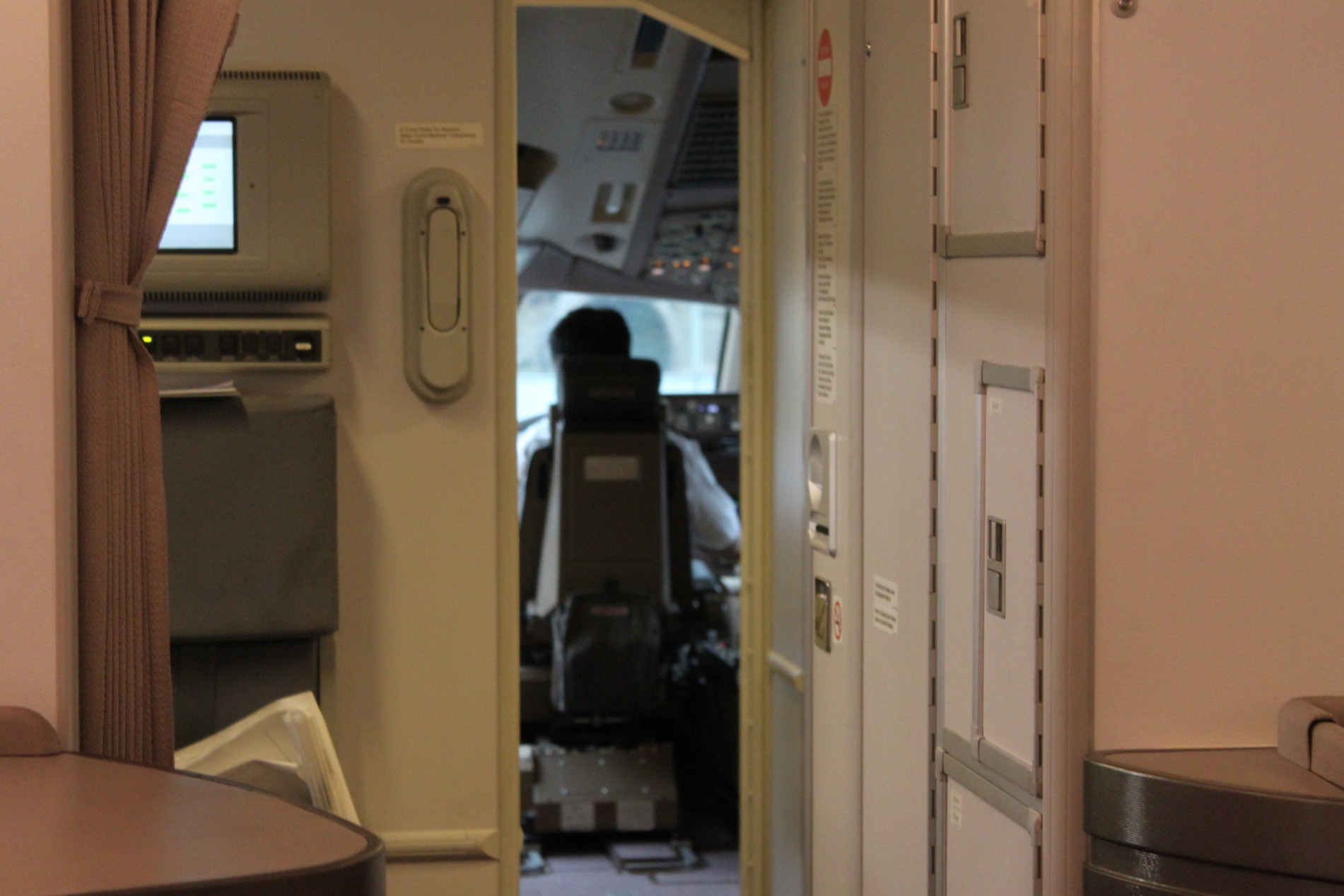 CX：キャセイ・パシフィック航空【B773ERファーストクラス】CX548：HKG(香港)－東京/羽田(HND) | マイルでファーストクラス ...